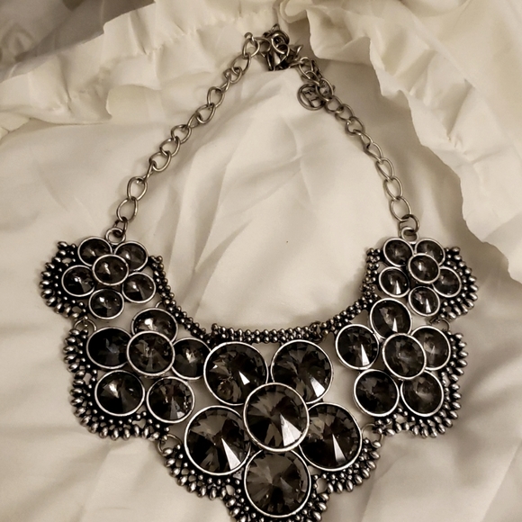 Erica Lyons | Jewelry | Erica Lyons Chunky Flower Necklace | Poshmark